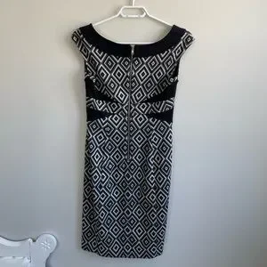 Maggy London | Dresses | Maggie London Black White Grey Sleeveless ...
